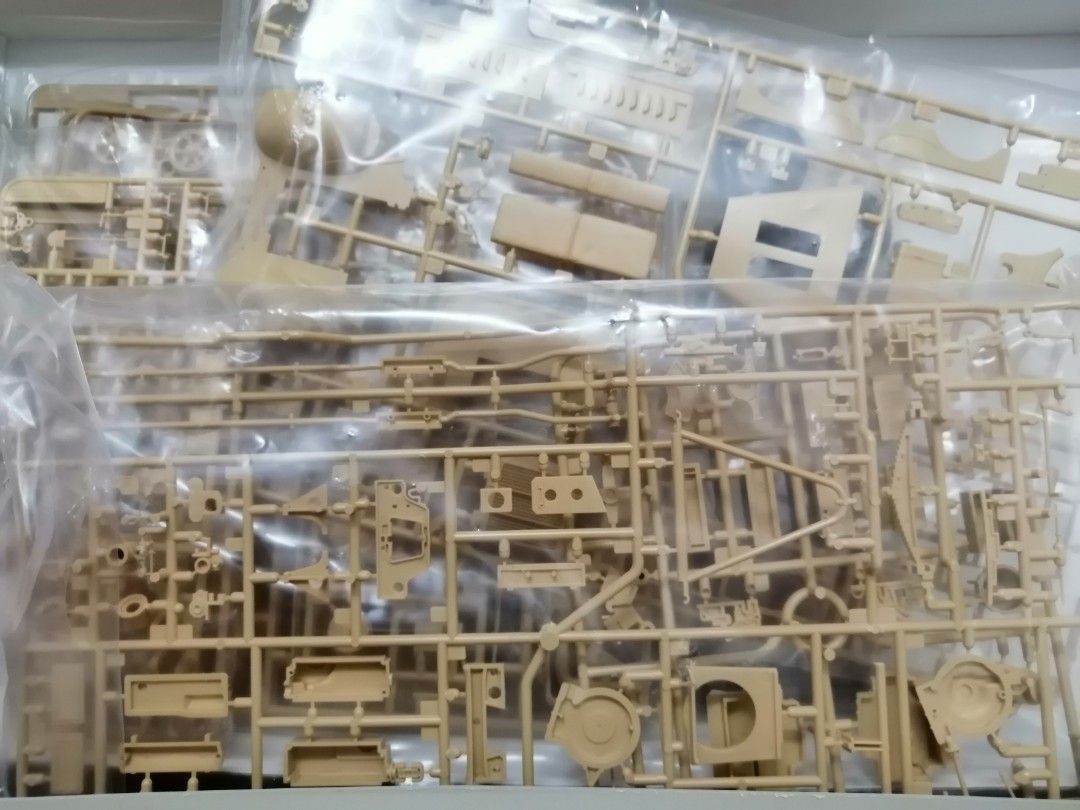 ＃040912：全新1/35 TAMIYA FAMO + ICM KHD 3000 + DES RESIN 補件, 興趣及遊戲, 玩具 ...
