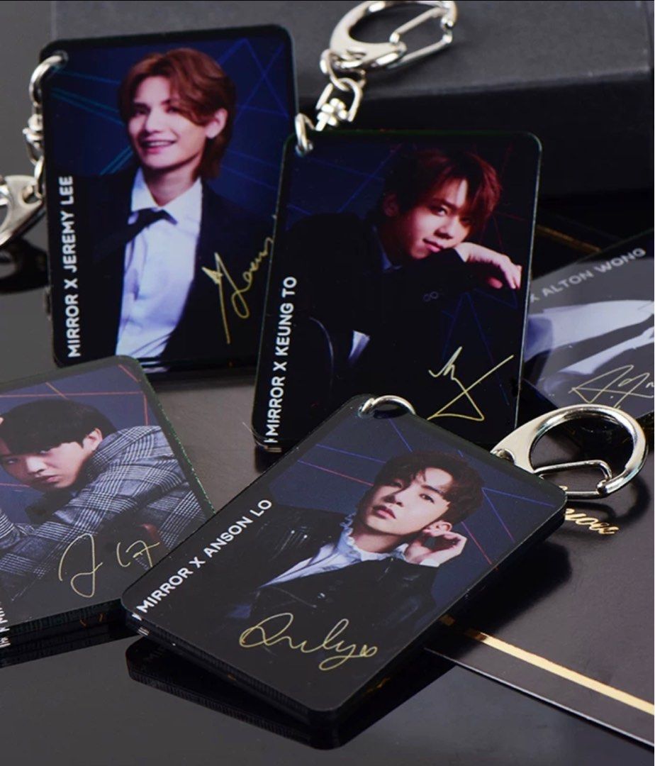 (訂製版) 12款 mirror 楊樂文 Lokman Yeung 精美雙面簽名卡多用途潮流人物鎖匙扣, 興趣及遊戲, 收藏品及紀念品, 韓流 ...