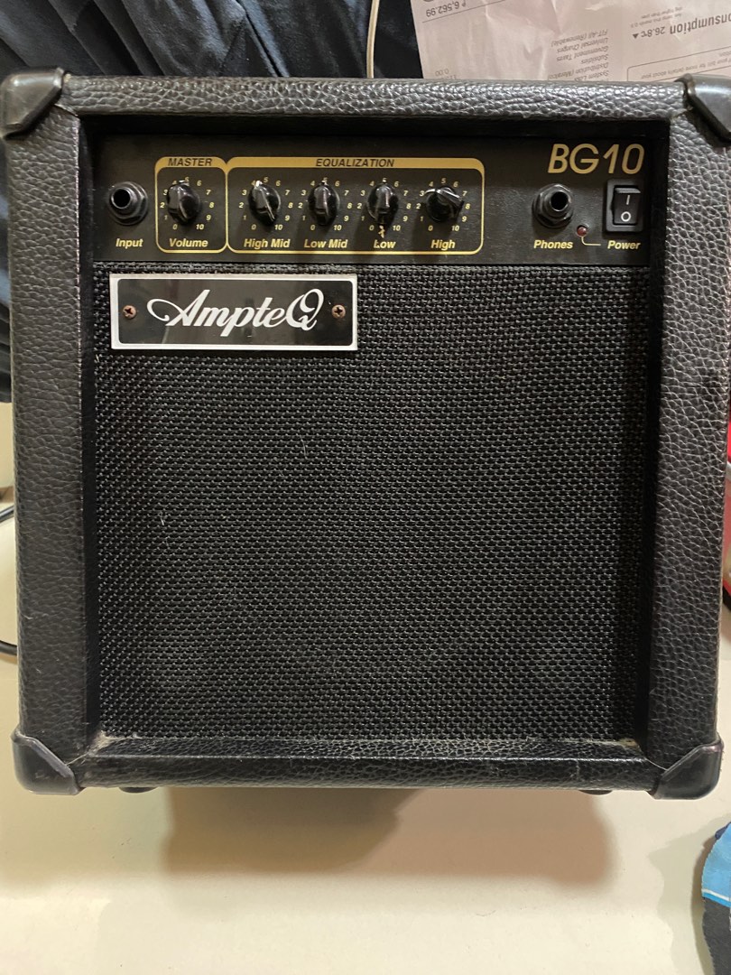 Bass guitar Amplifier on Carousell