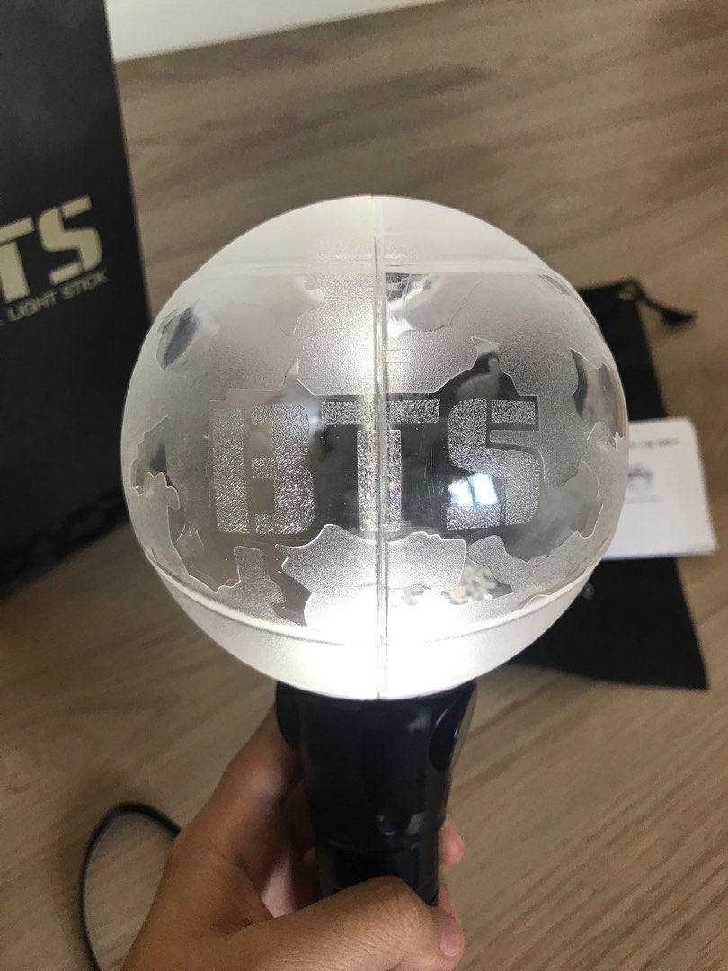 BTS Army Bomb Lightstick Ver 1, Hobbies & Toys, Collectibles ...