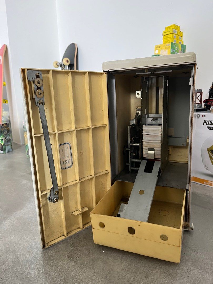 Carddass Bandai Vending Machine V1, Hobbies & Toys, Toys & Games on ...