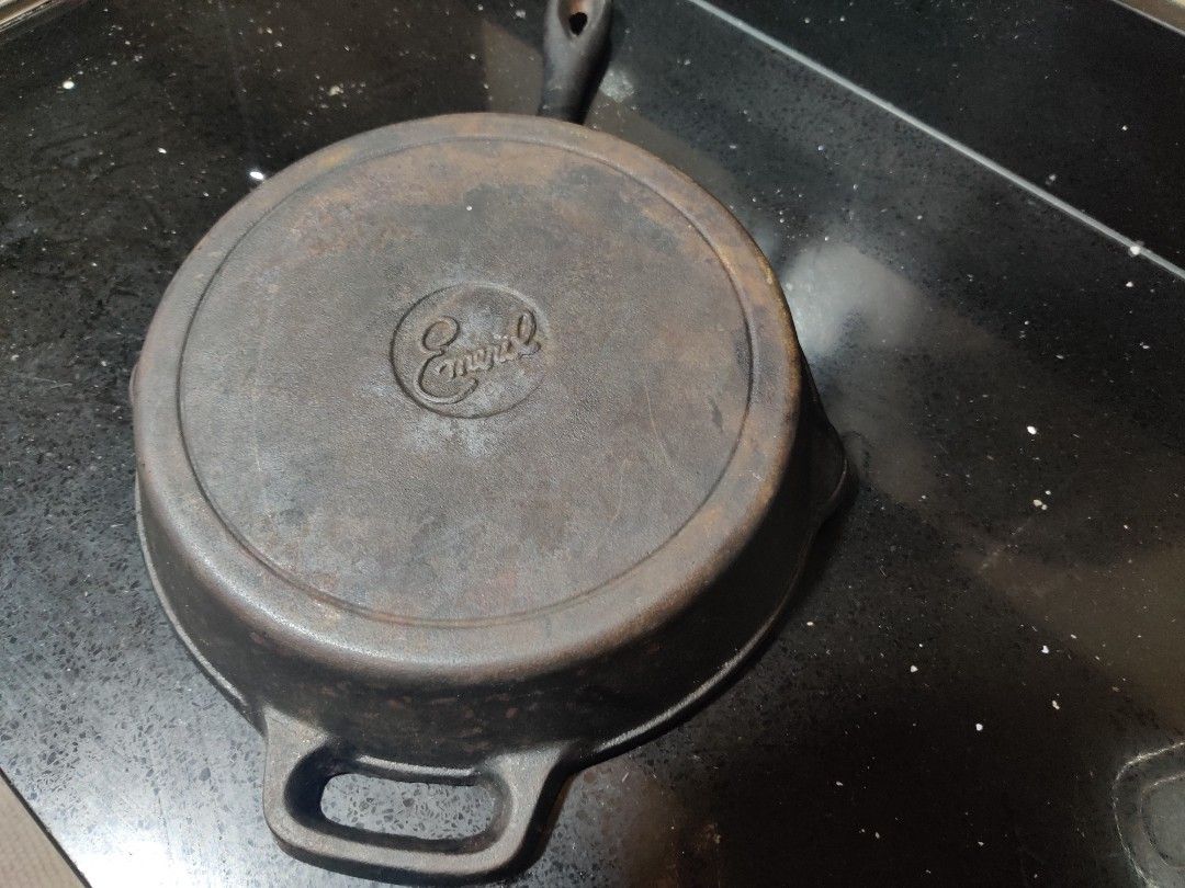Cast Iron Pan, Furniture & Home Living, Kitchenware & Tableware ...