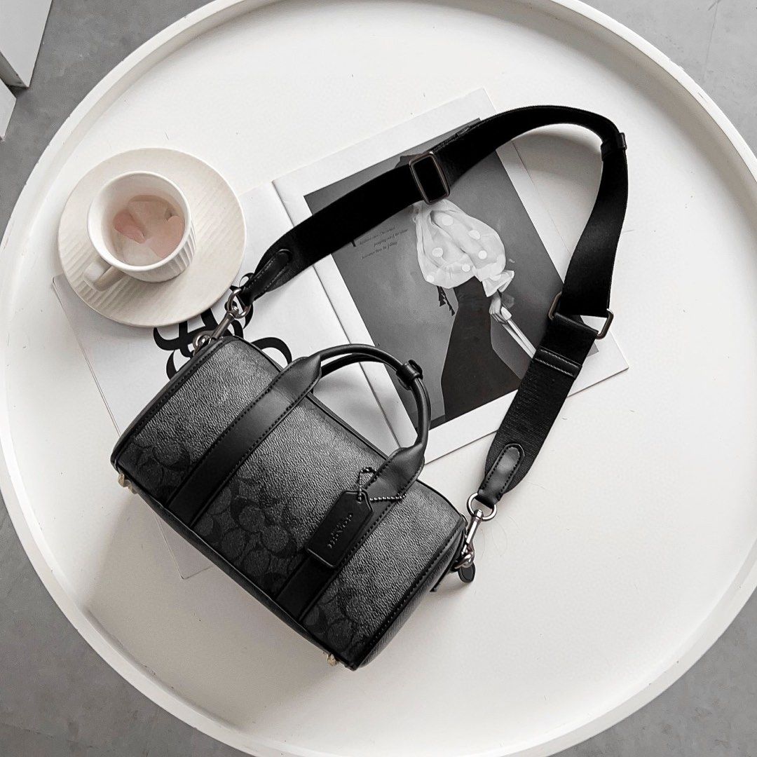 Coach CA186 GOTHAM Bag, Computers & Tech, Desktops on Carousell