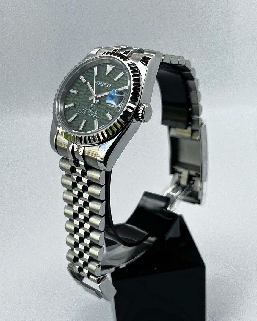 Custom Seiko Mod Fluted Green DateJust in 36mm, Men's Fashion, Watches ...