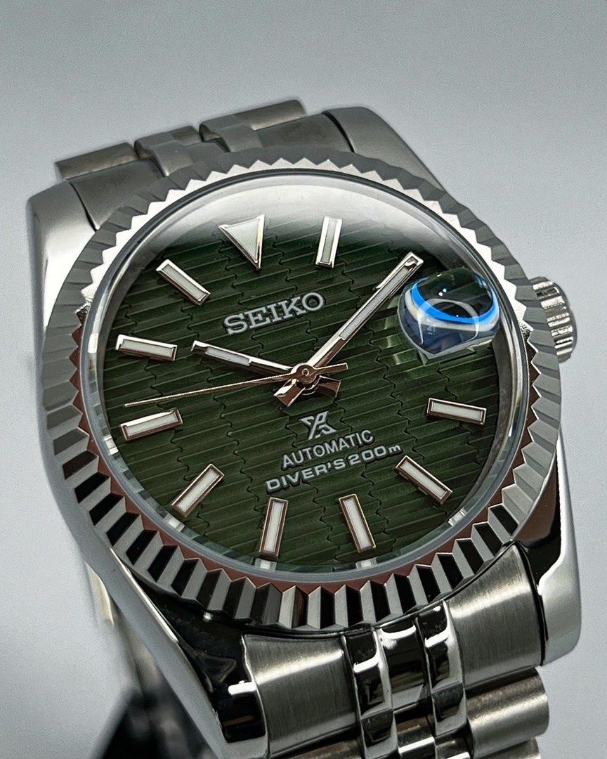 Custom Seiko Mod Fluted Green DateJust in 36mm, Men's Fashion, Watches ...