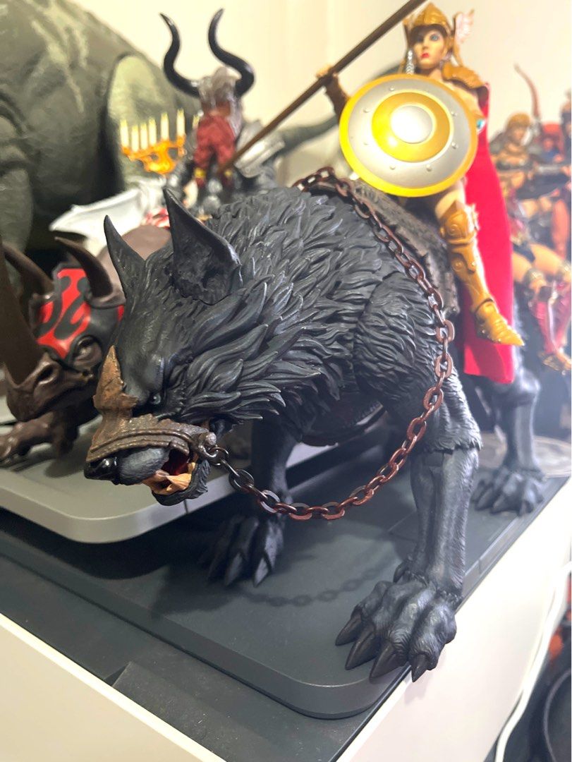 D20 wolf 8 / 7 inch scale with alternated head, Hobbies & Toys, Toys ...