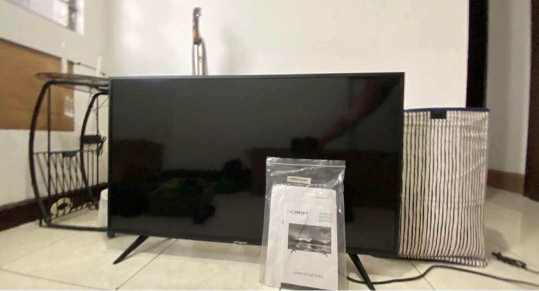 Devant 40" FULL HD SMART TV on Carousell