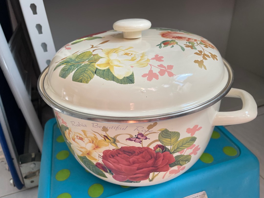 Enamel pot, Furniture & Home Living, Kitchenware & Tableware, Cookware ...