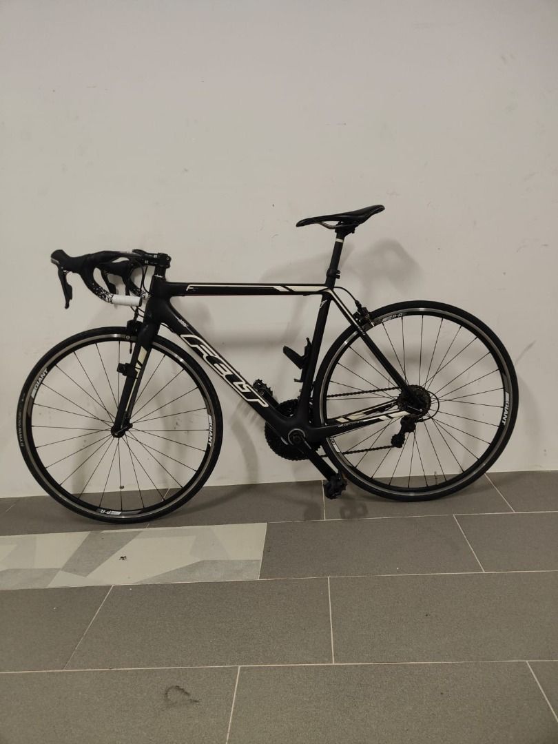 Felt FC Shimano 105 11 Speed Carbon Road Bike, Sports Equipment ...