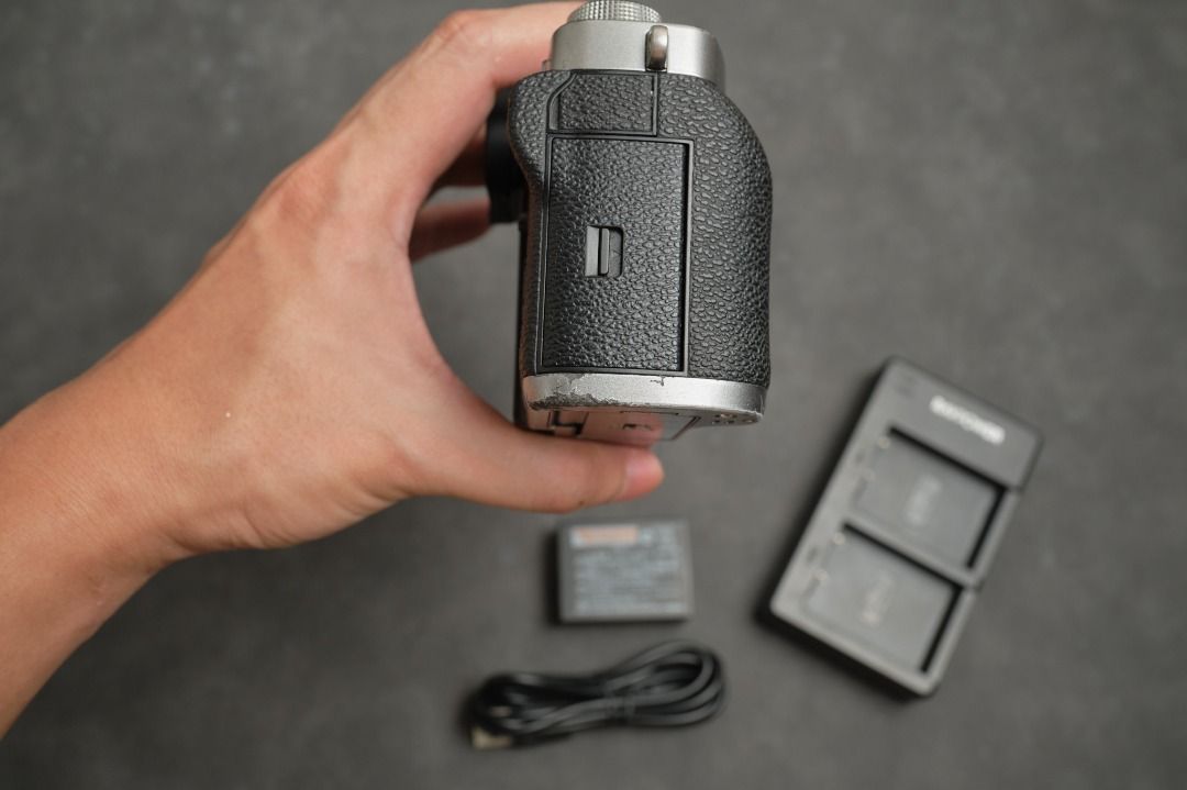 Fujifilm X-T3 silver / xt3 body, Photography, Cameras on Carousell