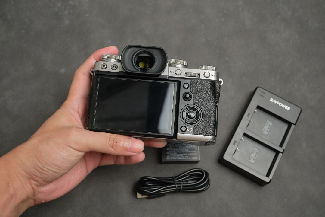 Fujifilm X-T3 silver / xt3 body, Photography, Cameras on Carousell