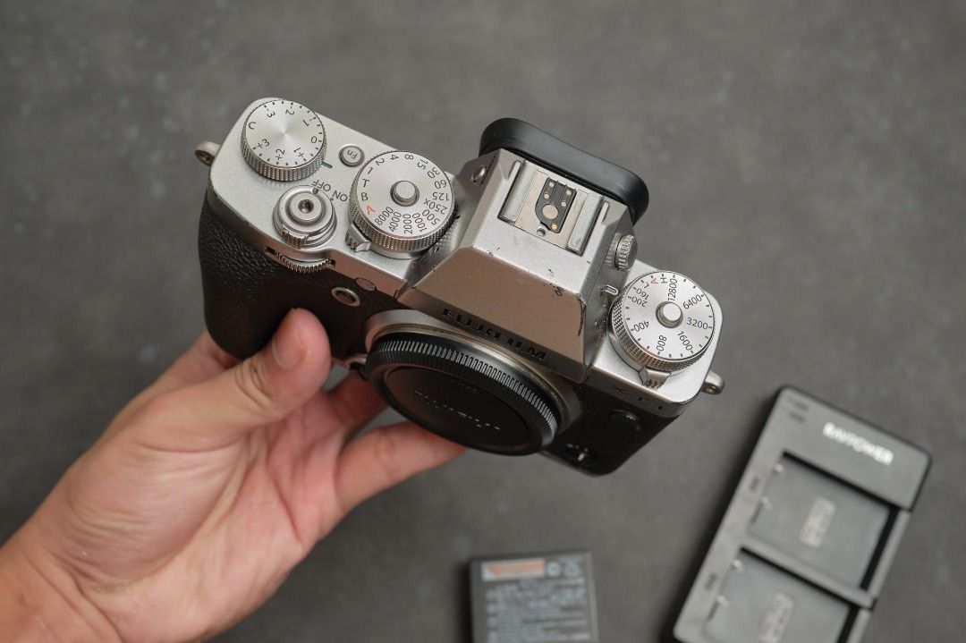 Fujifilm X-T3 silver / xt3 body, Photography, Cameras on Carousell