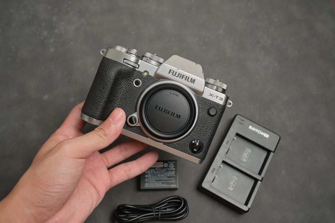 Fujifilm X-T3 silver / xt3 body, Photography, Cameras on Carousell