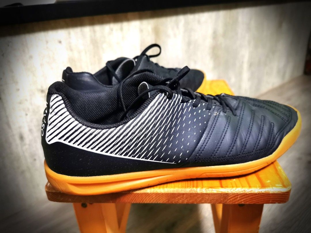 Futsal boots, Men's Fashion, Footwear, Boots on Carousell