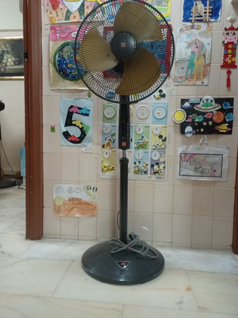 Good Used KDK P40US 40cm Stand Fan - Gold, TV & Home Appliances, Other ...