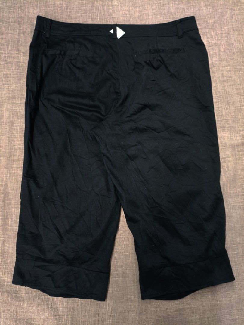 Jinnee 3 Quarter Shorts, Men's Fashion, Bottoms, Shorts on Carousell