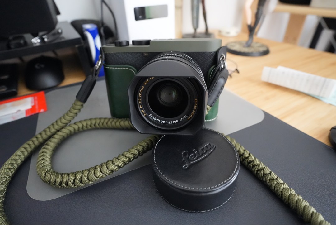 Leica Q2 Reporter w accesorries, self use, Photography, Cameras on ...