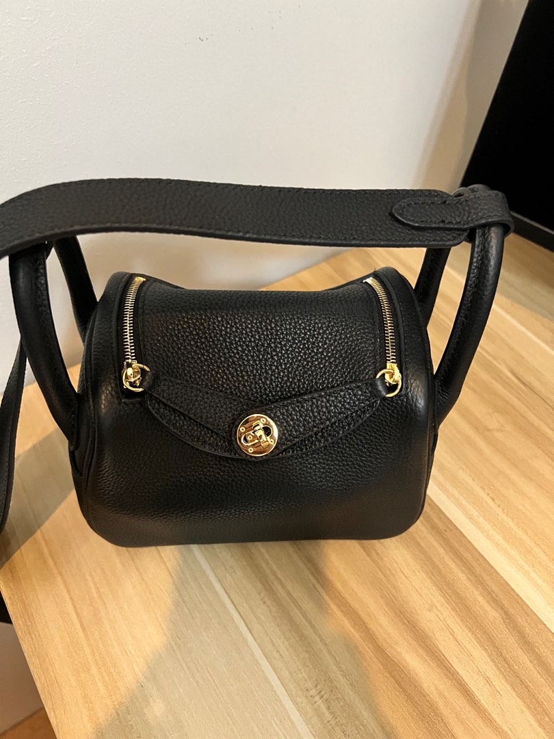 Mini black crossbody bag - Things Remembered PH on Carousell