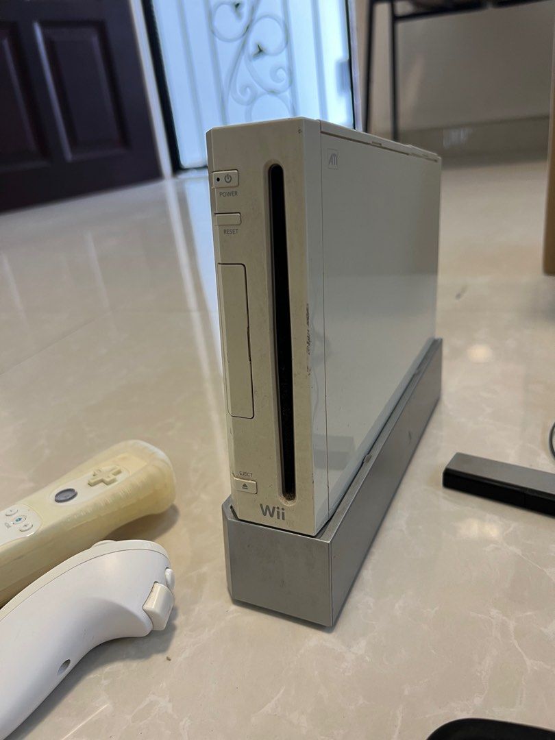 Original Nintendo Wii, Video Gaming, Video Game Consoles, Nintendo on ...