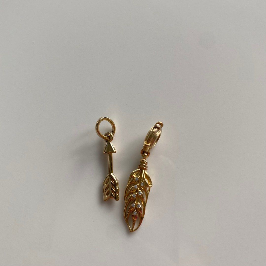 Pandora Shine Golden Arrow Dangle Charm, Women's Fashion, Jewelry ...