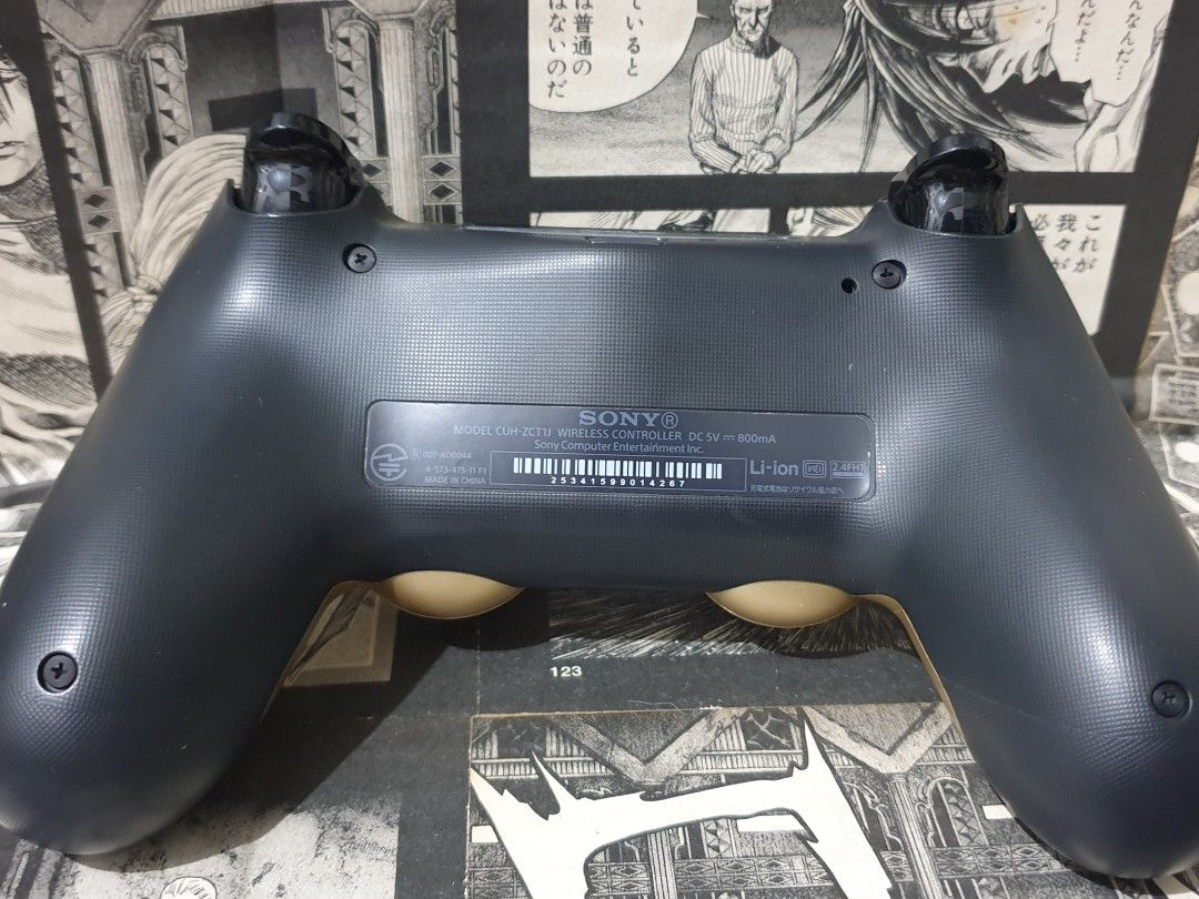 PS4 Controller Original Authentic V1, Video Gaming, Gaming Accessories, Controllers on Carousell