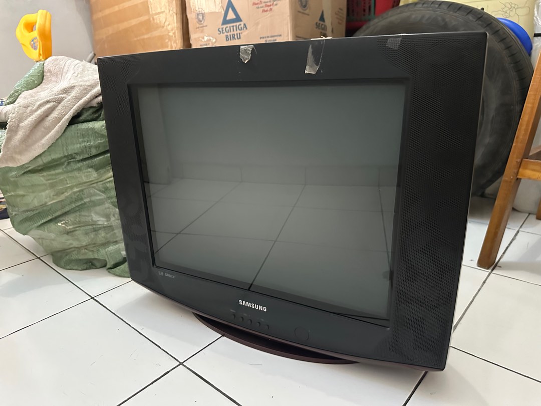 Samsung TV 21 inch, Elektronik, TV & Perlengkapan Hiburan di Carousell