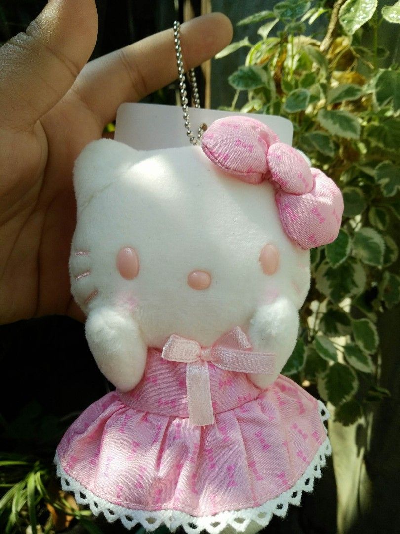 Sanrio Original Hello Kitty Pink on Carousell