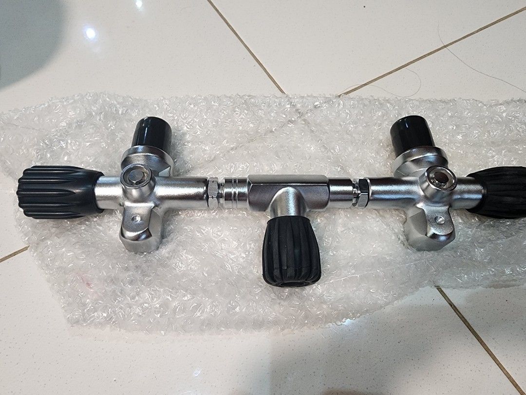 Scuba Twin Manifold, Sports Equipment, Sports & Games, Water Sports on ...