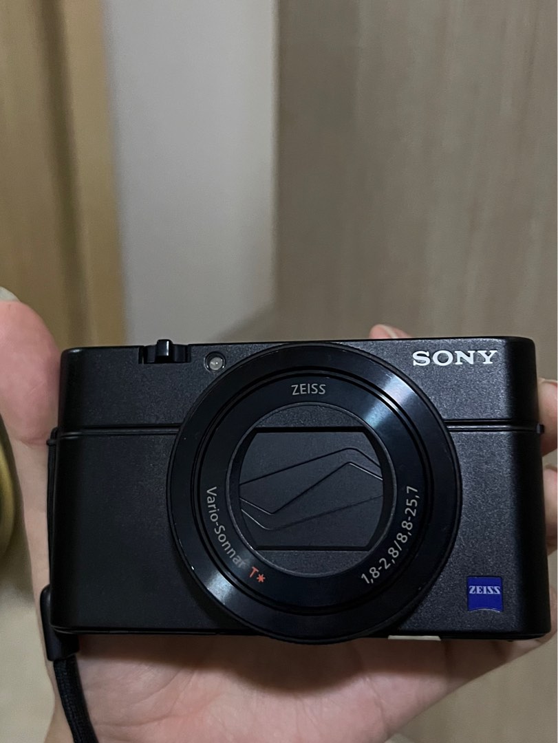 Sony RX100 IV, Photography, Cameras on Carousell