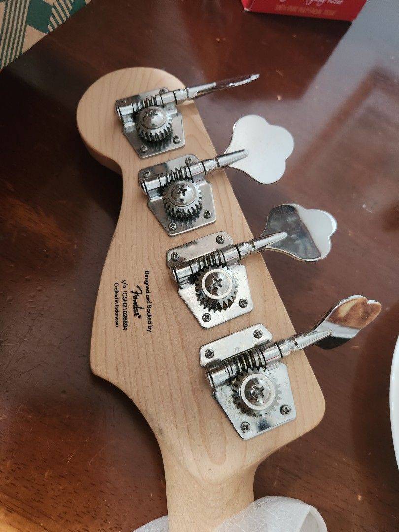 Squier jazz bass machine head, Hobbies & Toys, Music & Media, Musical ...