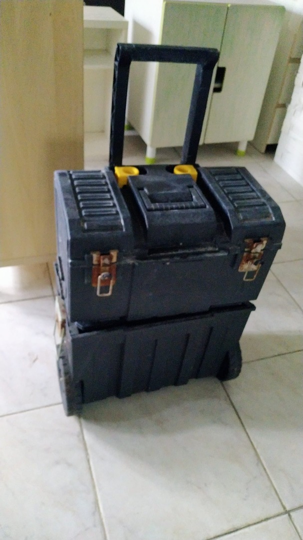 Stanley rolling toolbox, Furniture & Home Living, Home Improvement ...