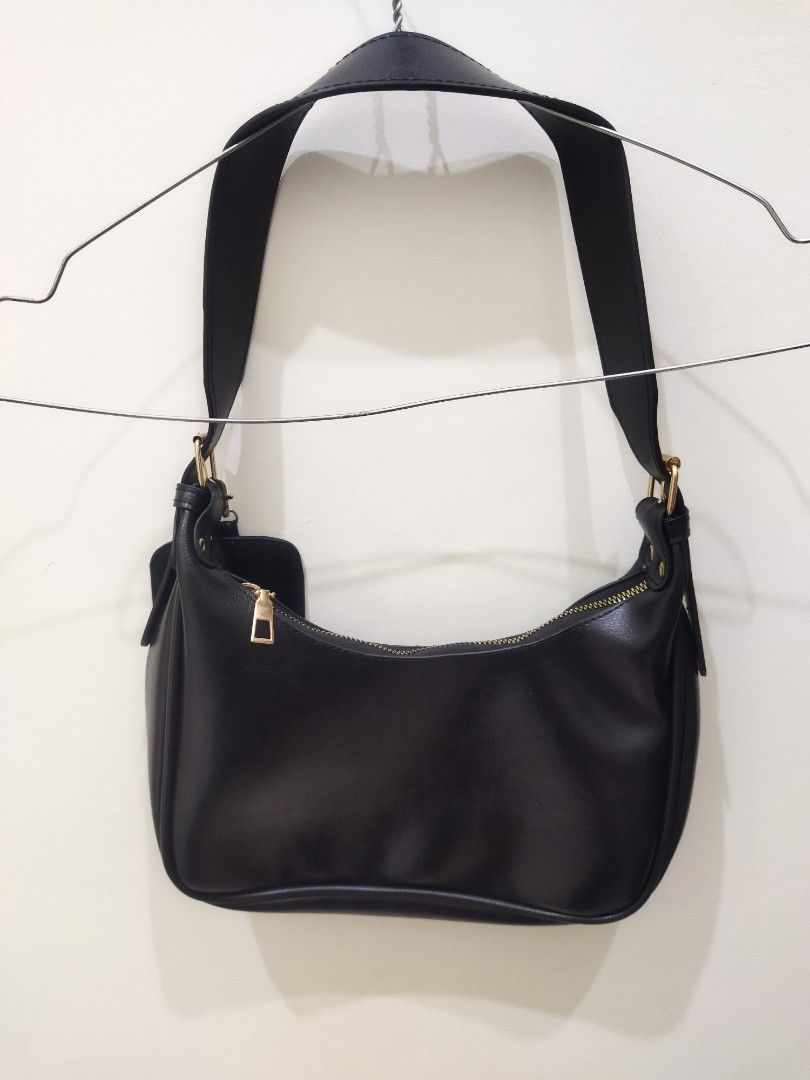 Tas hitam kecil, Fesyen Wanita, Tas & Dompet di Carousell