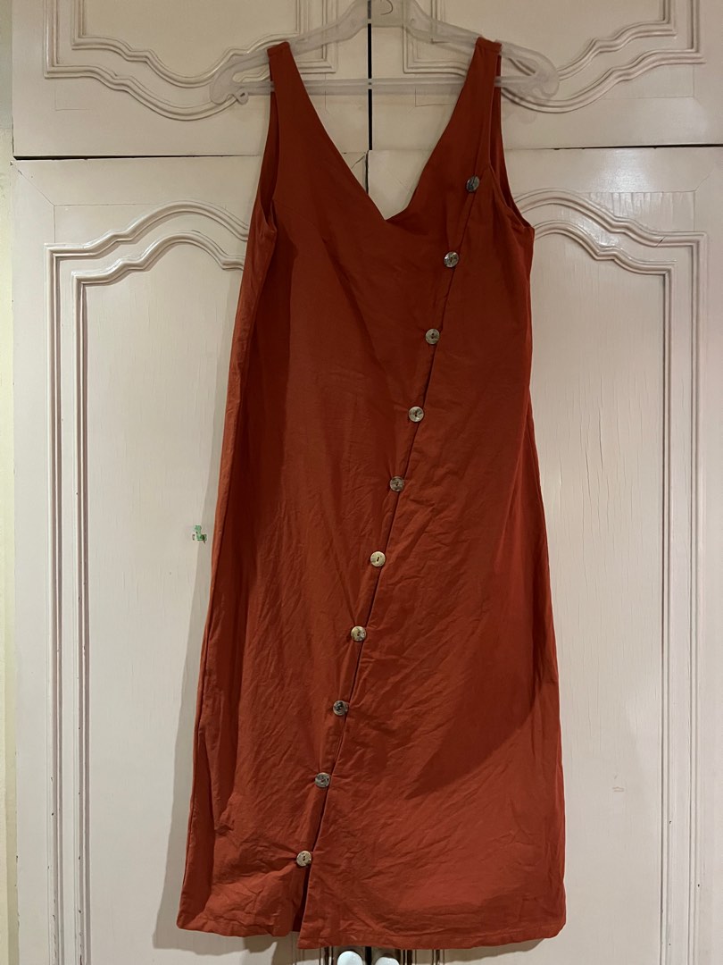 Wear Anika Baco Dress on Carousell