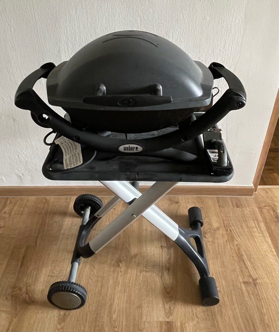 Weber electric grill with free cover and extra griddle plate, TV & Home ...