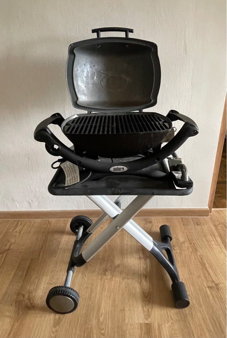 Weber electric grill with free cover and extra griddle plate, TV & Home ...
