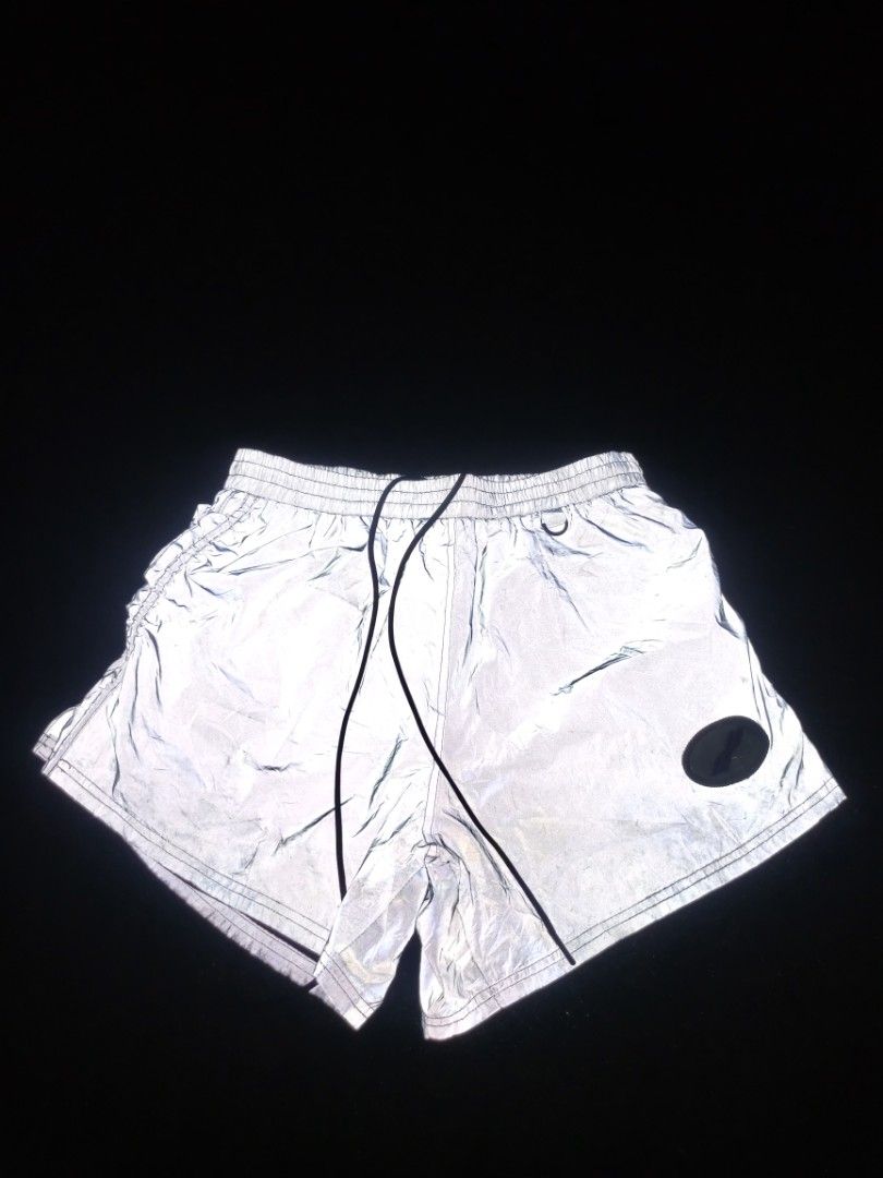 Welldone reflective 3m short, Women's Fashion, Bottoms, Shorts on Carousell