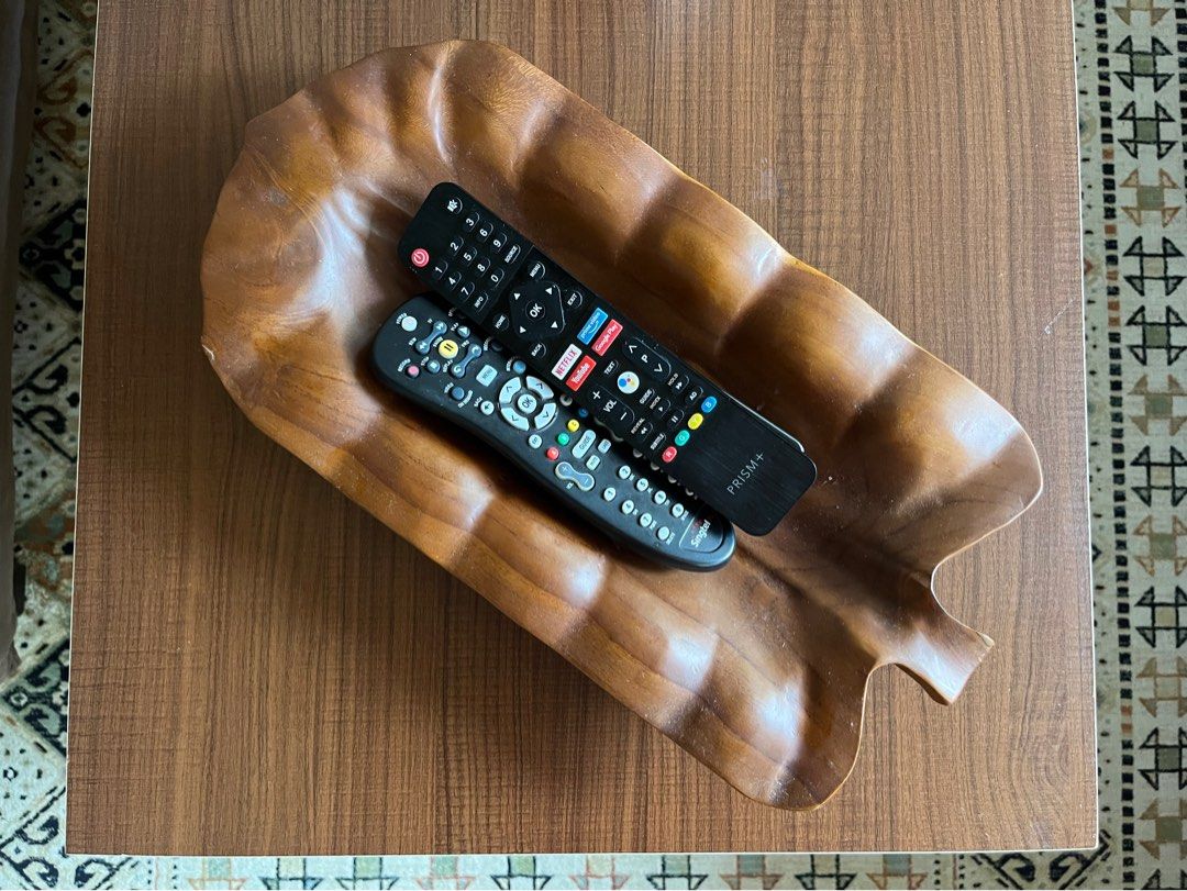 Wooden Nature-Themed Leaf-Shaped Remote Control Holder, Furniture ...