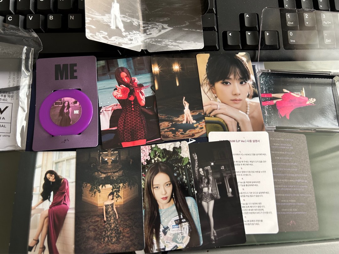 WTS Jisoo ME Tag Album Ver B Unsealed, Hobbies & Toys, Memorabilia ...