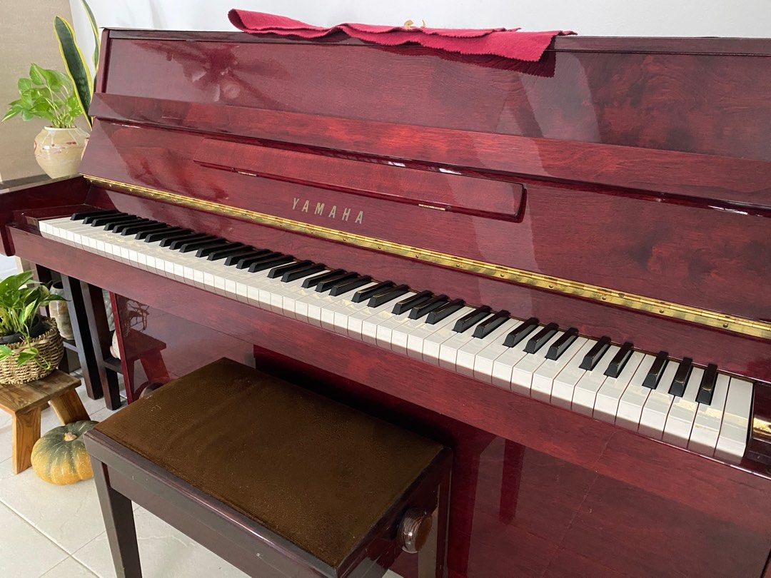 Yamaha Burgundy Piano, Hobbies & Toys, Music & Media, Musical ...