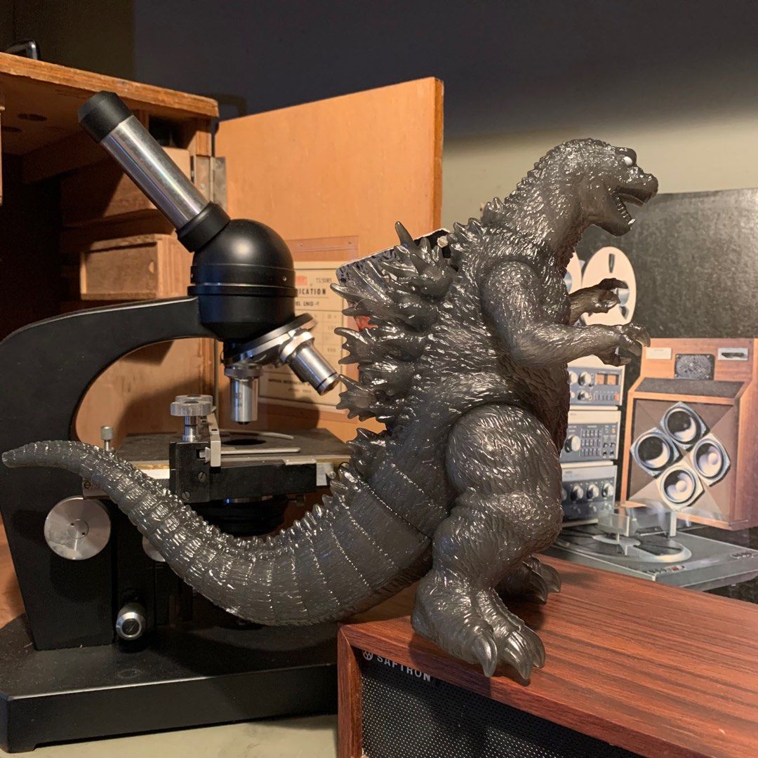 バンダイ｜BANDAI ムービーモンスターシリーズ ゴジラ 2002 劇場限定 GMK 白眼哥吉拉 / 01’哥吉拉 黑色透明, 書籍、休閒與 ...