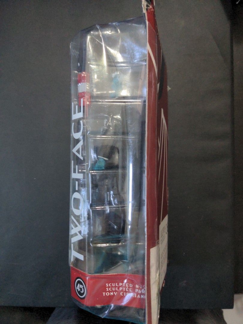 Batman The Animated Series Two-Face Action Figure 45, Hobbies & Toys ...