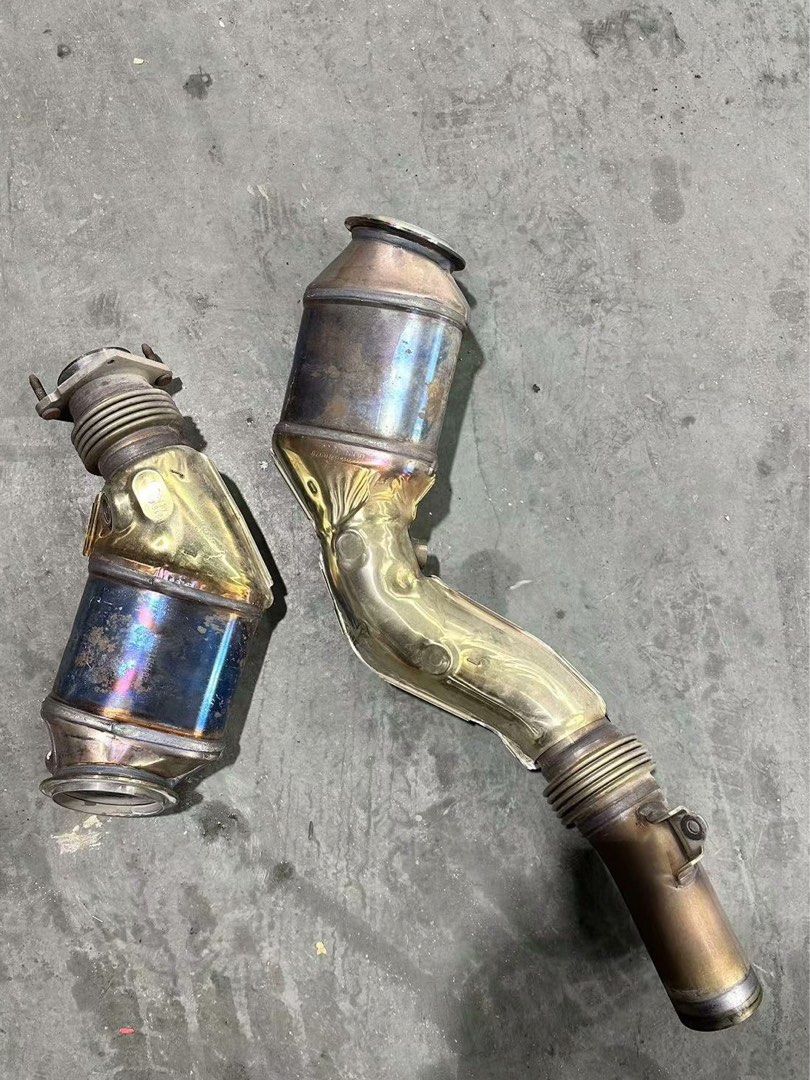 BMW F82 M4 S55 stock downpipe, Car Accessories, Accessories on Carousell