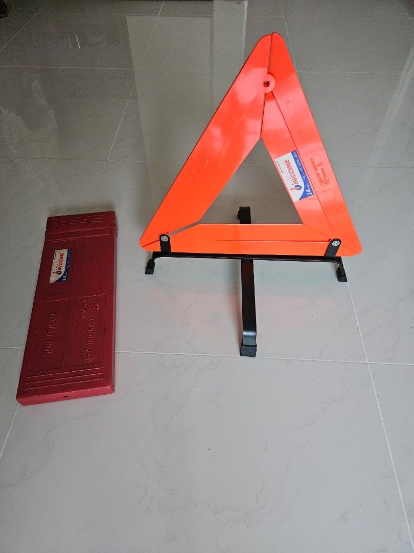 Breakdown sign, Car Accessories, Accessories on Carousell