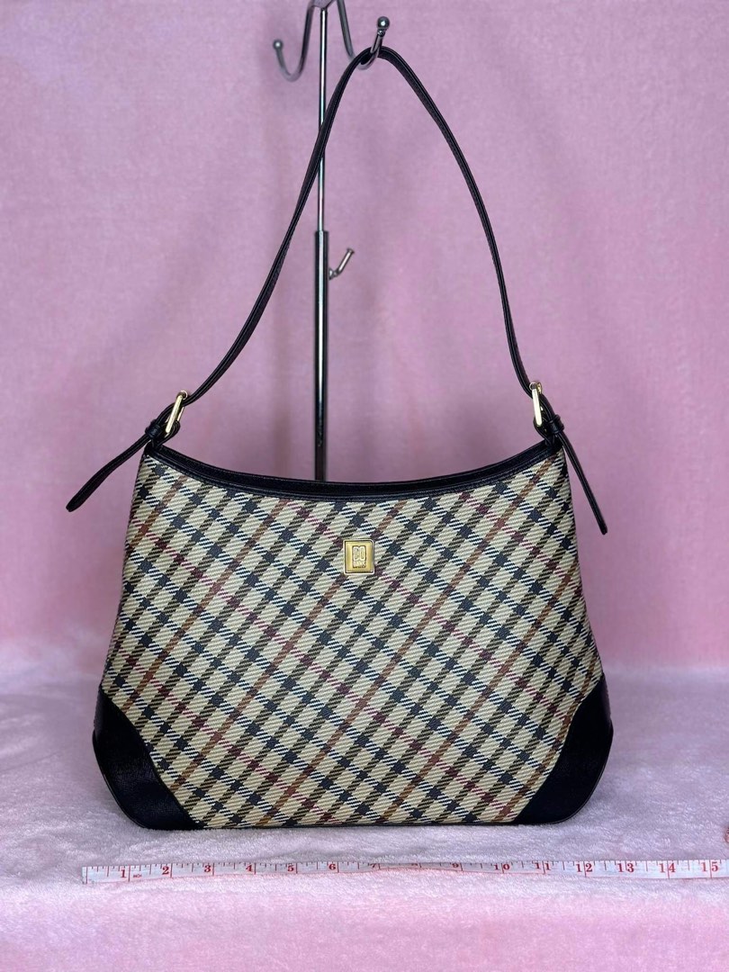 Daks hand bag, Women's Fashion, Bags & Wallets, Shoulder Bags on Carousell