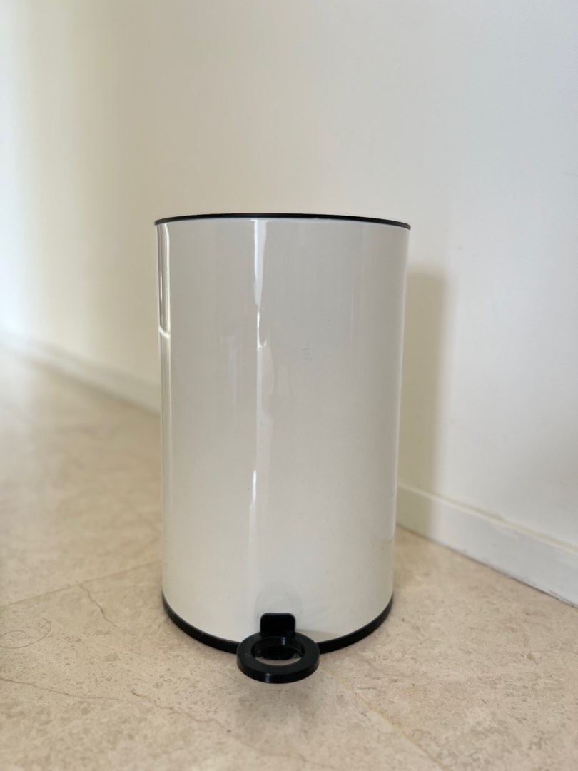 White Glossy Dustbin, Furniture & Home Living, Cleaning & Homecare ...