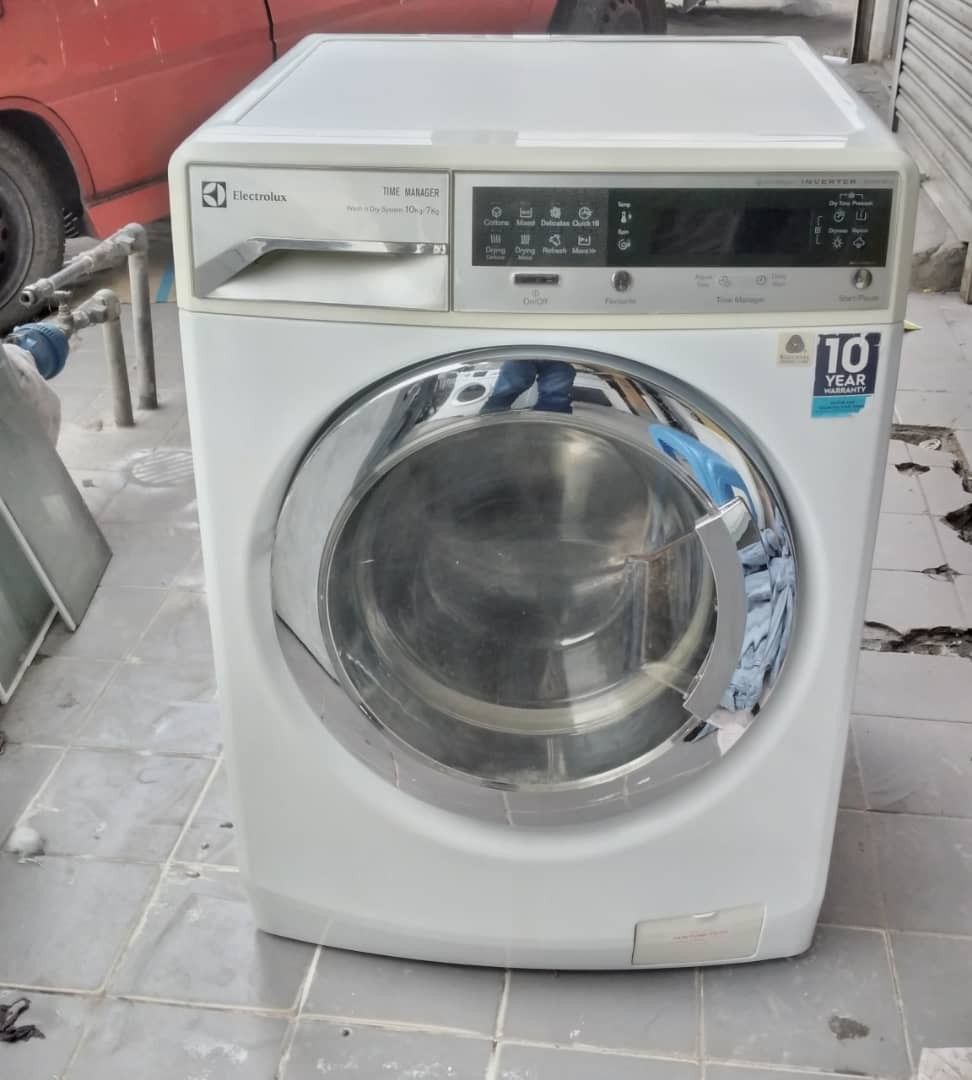 Electrolux inverter 2in1 washer & dryer 10/7kg rm1200, TV & Home ...
