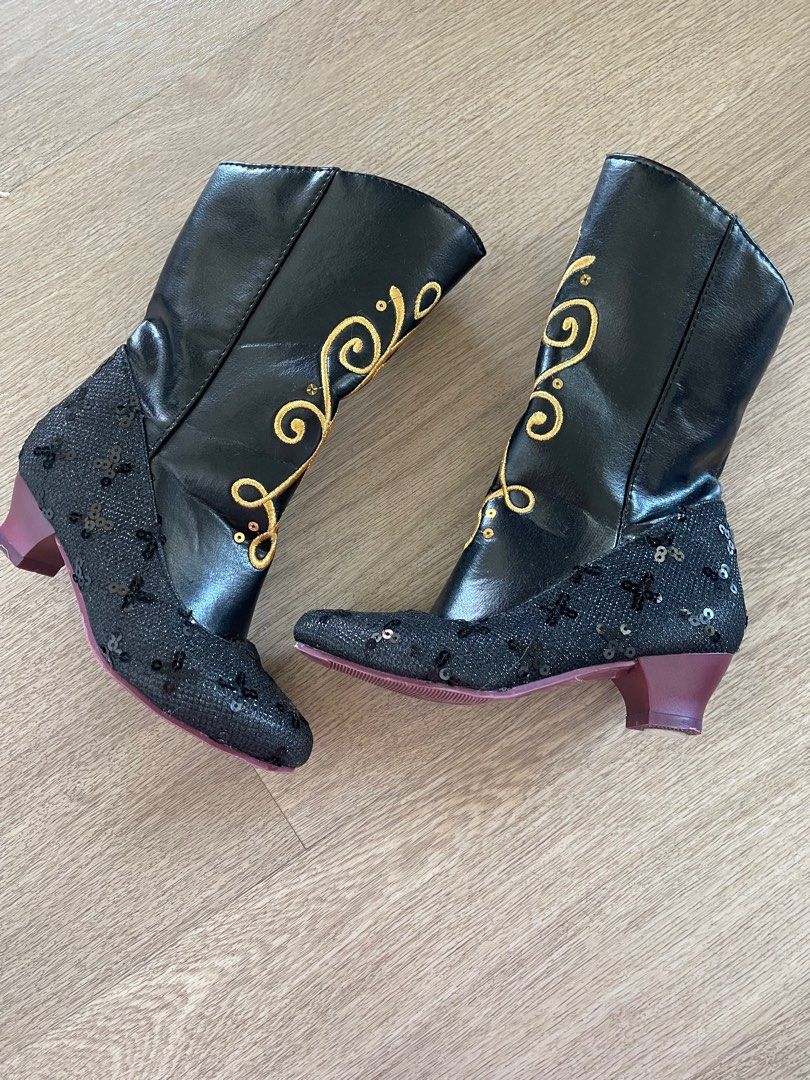 Frozen Anna boots, Hobbies & Toys, Toys & Games on Carousell