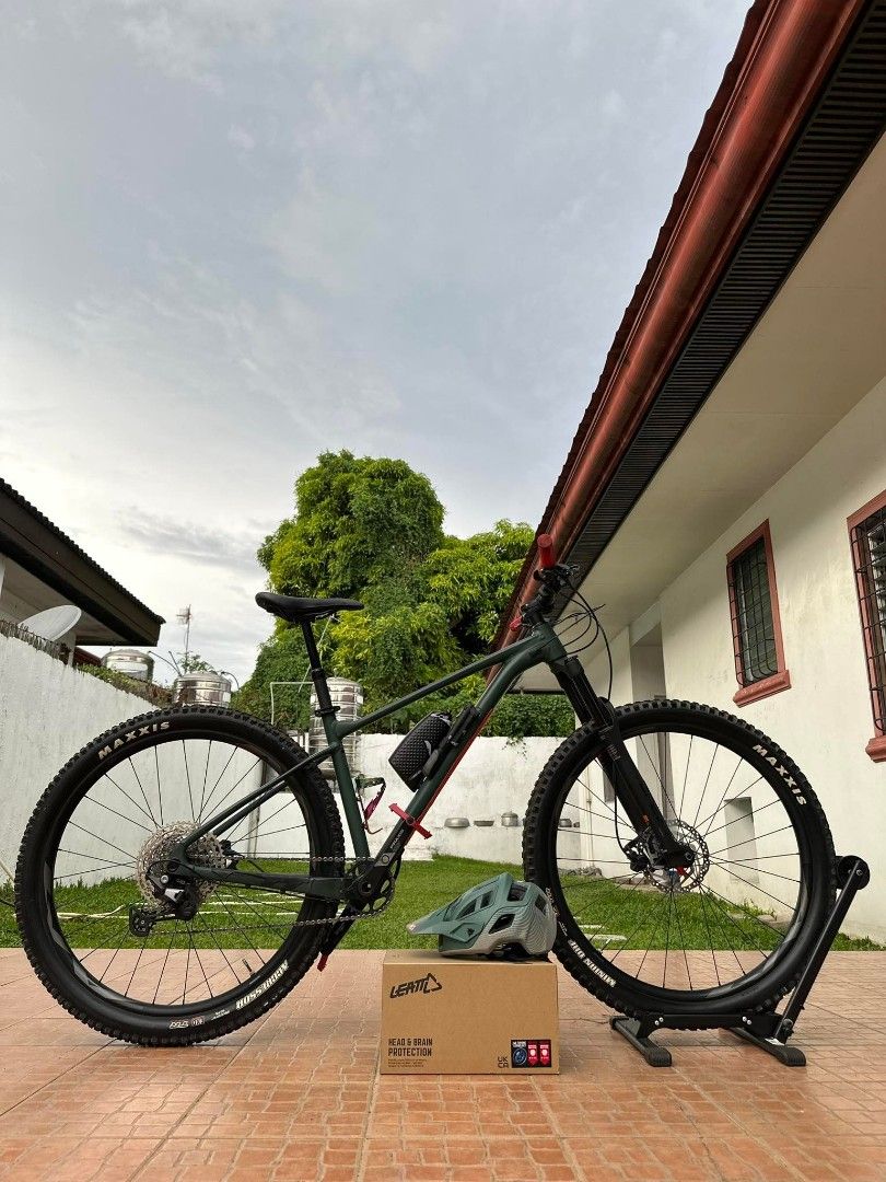 Giant fathom 2 (2022), Sports Equipment, Bicycles & Parts, Bicycles on ...