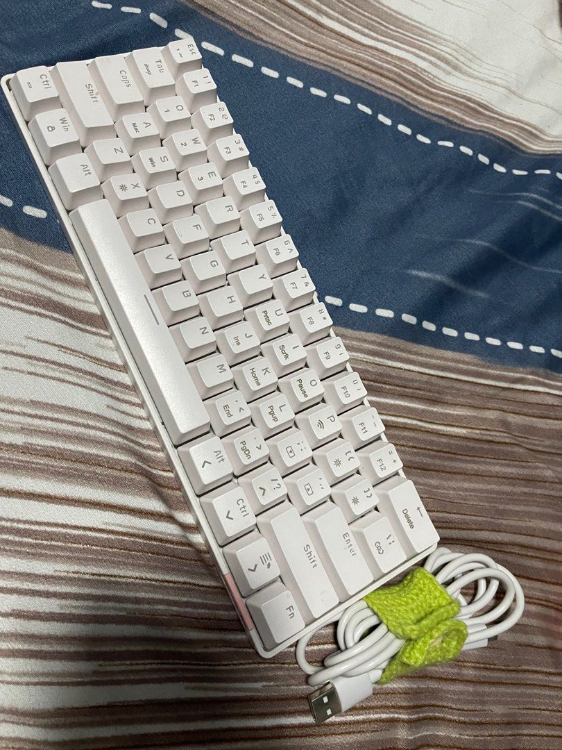 Gigaware STK61 Mechanical Keyboard Wireless Dual-Mode Bluetooth Type C RGB Rainbow Keyboard ...