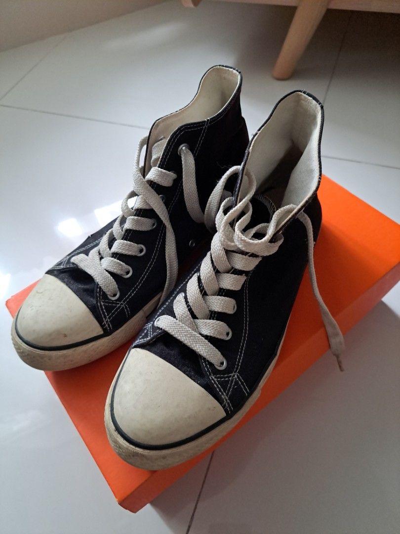 GU shoes, 男裝, 鞋, 波鞋 - Carousell